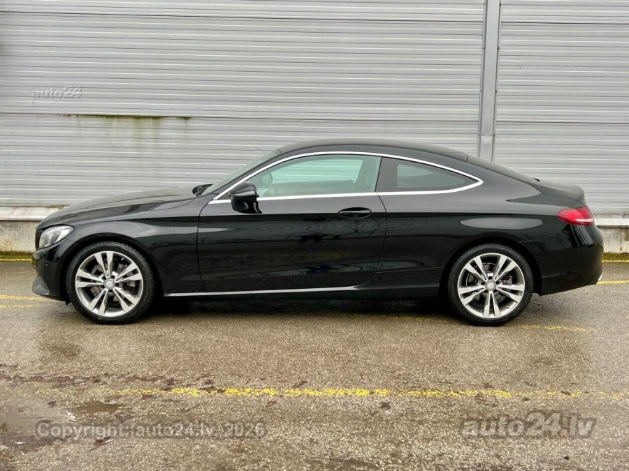 Black Mercedes-Benz C-Class 2016 in Parnu, with an engine capacity of 2.00 L and mileage of 141 thousand km for 17490 €, photo 8 on AUTOMOTO.COM.LV