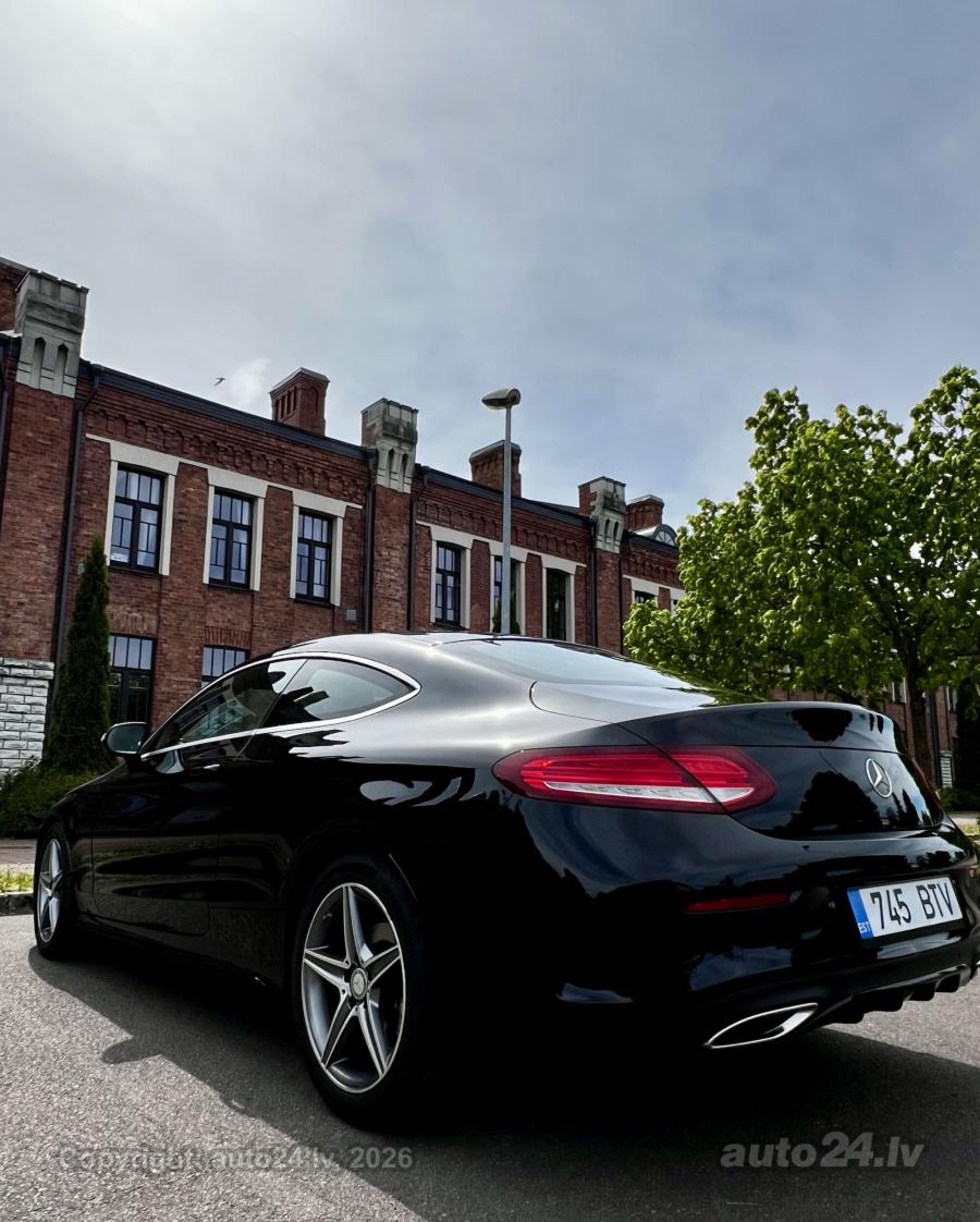Black Mercedes-Benz C-Class 2016 in Tallinn, with an engine capacity of 1.60 L and mileage of 106 thousand km for 20500 €, photo 5 on AUTOMOTO.COM.LV