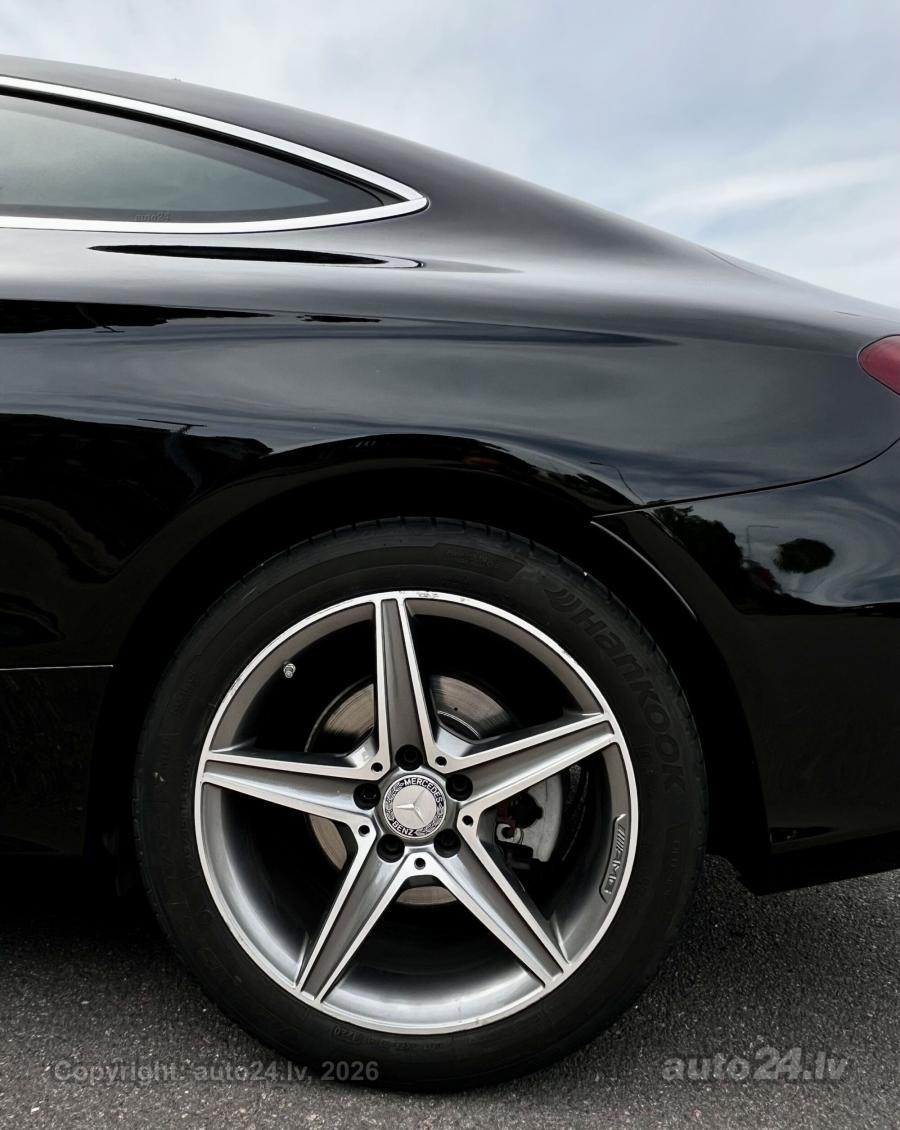 Black Mercedes-Benz C-Class 2016 in Tallinn, with an engine capacity of 1.60 L and mileage of 106 thousand km for 20500 €, photo 6 on AUTOMOTO.COM.LV