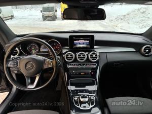 Black Mercedes-Benz C-Class 2017 in Tallinn, with an engine capacity of 2.10 L and mileage of 224 thousand km for 20500 €, photo 6 on AUTOMOTO.COM.LV