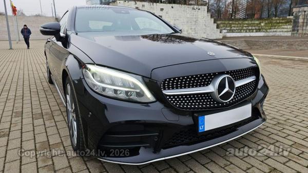 Black Mercedes-Benz C-Class 2018 in Daugavpils, with an engine capacity of 2.00 L and mileage of 300 thousand km for 20500 €, photo 6 on AUTOMOTO.COM.LV