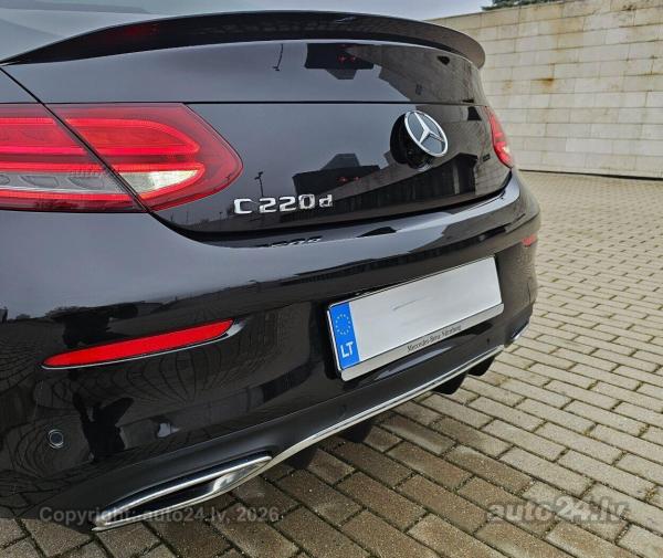 Black Mercedes-Benz C-Class 2018 in Daugavpils, with an engine capacity of 2.00 L and mileage of 300 thousand km for 20500 €, photo 7 on AUTOMOTO.COM.LV
