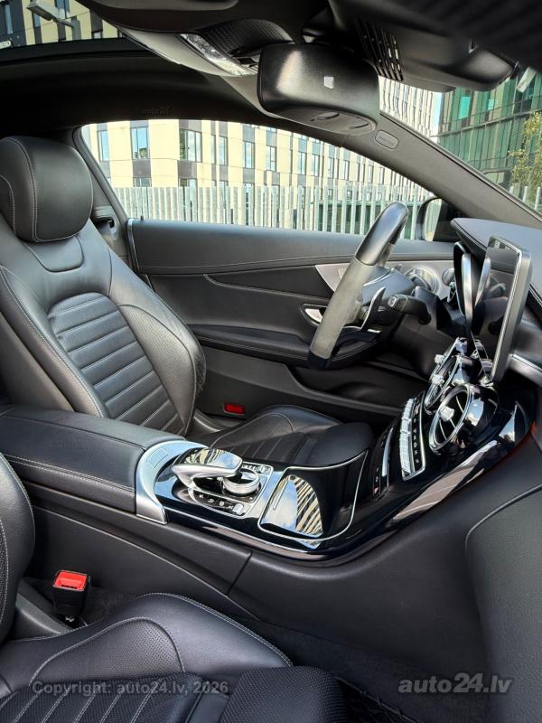 Black Mercedes-Benz C-Class 2018 in Tallinn, with an engine capacity of 3.00 L and mileage of 125 thousand km for 35000 €, photo 9 on AUTOMOTO.COM.LV