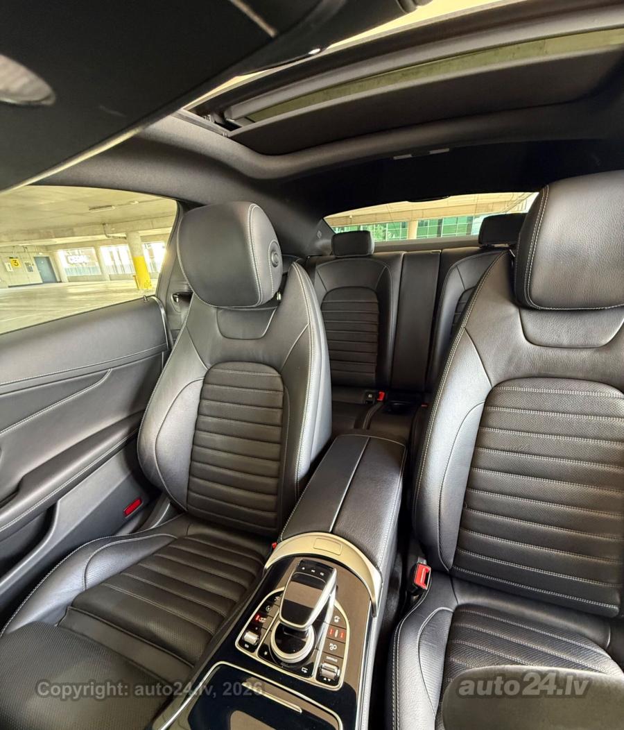 Melns Mercedes-Benz C-Class 2018 Tallina, ar dzinēja tilpumu 3.00 L un nobraukumu 125 tūkst. km par 35000 €, foto 10 vietnē AUTOMOTO.COM.LV