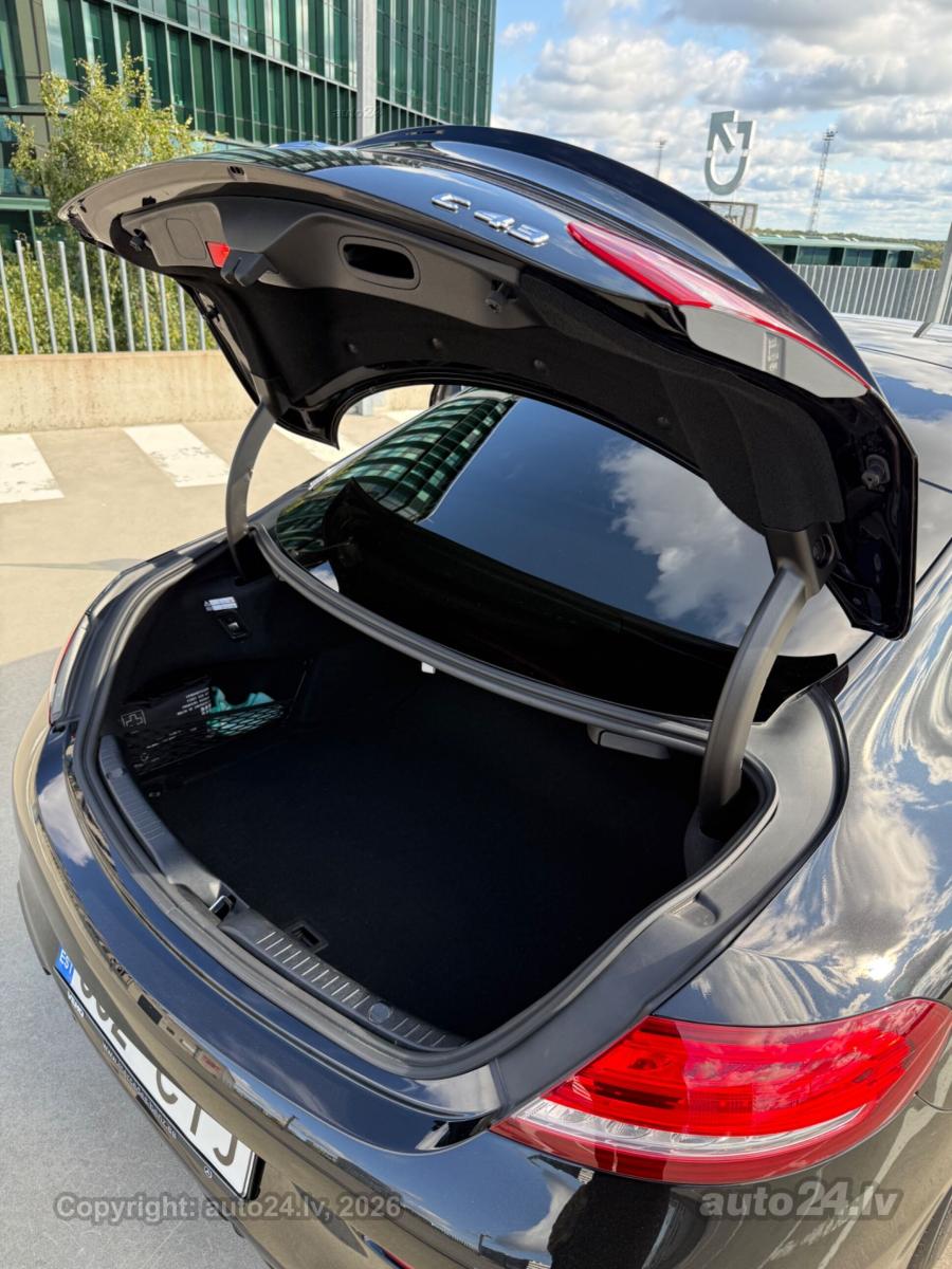 Melns Mercedes-Benz C-Class 2018 Tallina, ar dzinēja tilpumu 3.00 L un nobraukumu 125 tūkst. km par 35000 €, foto 14 vietnē AUTOMOTO.COM.LV