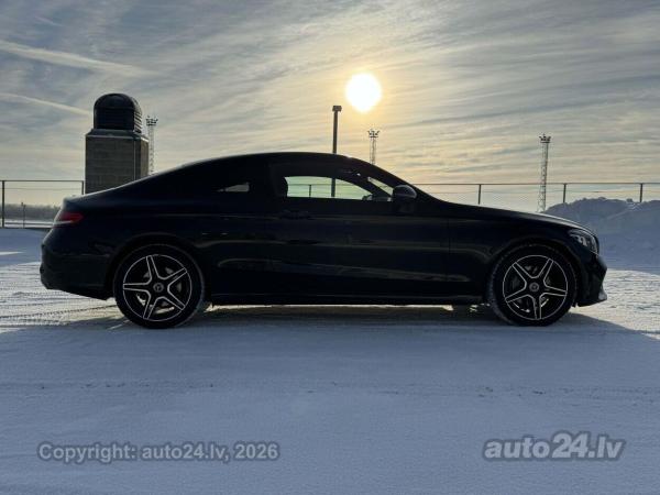 Melns Mercedes-Benz C-Class 2019 Tallina, ar dzinēja tilpumu 1.50 L un nobraukumu 78 tūkst. km par 35000 €, foto 5 vietnē AUTOMOTO.COM.LV