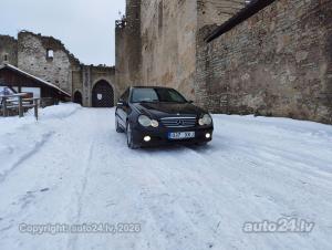 Melns Mercedes-Benz C-Class 2002 Rakvere, ar dzinēja tilpumu 2.00 L un nobraukumu 278 tūkst. km par 3200 €, foto  vietnē AUTOMOTO.COM.LV