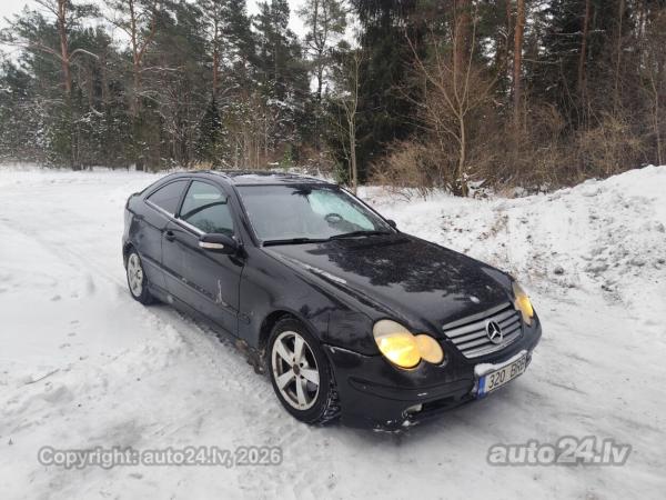 Black Mercedes-Benz C-Class 2003 in Tallinn, with an engine capacity of 2.10 L and mileage of 0 thousand km for 999 €, photo 2 on AUTOMOTO.COM.LV