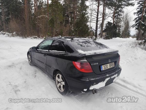 Black Mercedes-Benz C-Class 2003 in Tallinn, with an engine capacity of 2.10 L and mileage of 0 thousand km for 999 €, photo 4 on AUTOMOTO.COM.LV