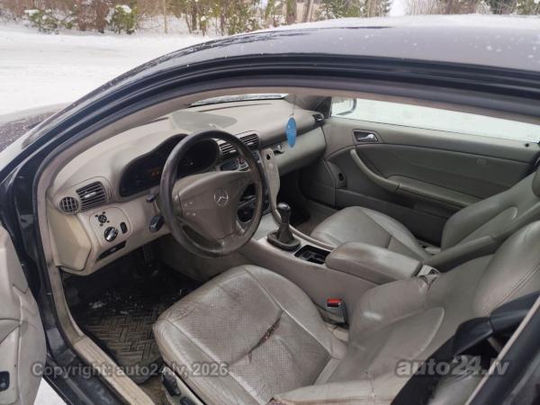 Black Mercedes-Benz C-Class 2003 in Tallinn, with an engine capacity of 2.10 L and mileage of 0 thousand km for 999 €, photo 5 on AUTOMOTO.COM.LV