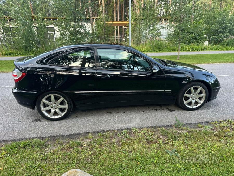 Черный Мерседес Ц-Класс 2005 в Таллин, объемом двигателя 1.80 л и пробегом 236 тыс. км за 2599 €, фото 8 на AUTOMOTO.COM.LV