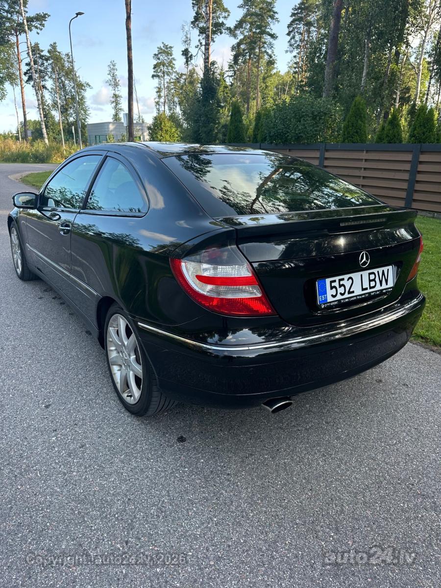 Black Mercedes-Benz C-Class 2005 in Tallinn, with an engine capacity of 1.80 L and mileage of 236 thousand km for 2599 €, photo 5 on AUTOMOTO.COM.LV