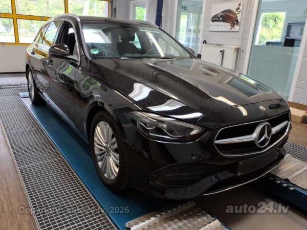 Melns Mercedes-Benz C-Class 2025 Tallina, ar dzinēja tilpumu 2.00 L un nobraukumu 49 tūkst. km par 34995 €, foto 2 vietnē AUTOMOTO.COM.LV