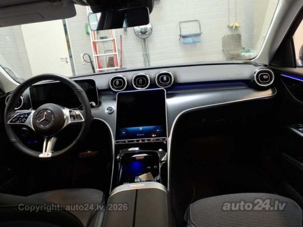 Melns Mercedes-Benz C-Class 2025 Tallina, ar dzinēja tilpumu 2.00 L un nobraukumu 49 tūkst. km par 34995 €, foto 5 vietnē AUTOMOTO.COM.LV