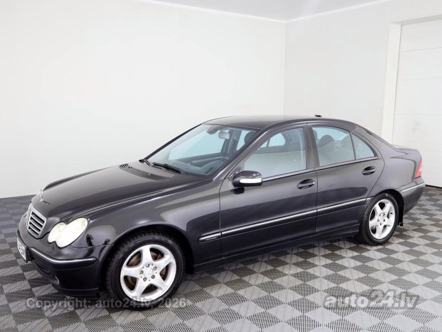 Черный Мерседес Ц-Класс 2003 в Таллин, объемом двигателя 1.80 л и пробегом 277 тыс. км за 1799 €, фото 3 на AUTOMOTO.COM.LV