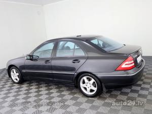 Черный Мерседес Ц-Класс 2003 в Таллин, объемом двигателя 1.80 л и пробегом 277 тыс. км за 1799 €, фото 5 на AUTOMOTO.COM.LV