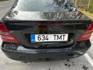 Black Mercedes-Benz C-Class 2003 in Tallinn, with an engine capacity of 3.00 L and mileage of 392 thousand km for 6000 €, photo 4 on AUTOMOTO.COM.LV