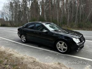 Black Mercedes-Benz C-Class 2003 in Tallinn, with an engine capacity of 3.00 L and mileage of 392 thousand km for 6000 €, photo 5 on AUTOMOTO.COM.LV