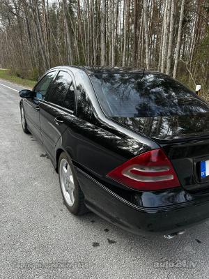 Black Mercedes-Benz C-Class 2003 in Tallinn, with an engine capacity of 3.00 L and mileage of 392 thousand km for 6000 €, photo 8 on AUTOMOTO.COM.LV