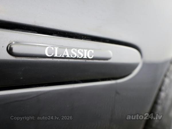 Black Mercedes-Benz C-Class 2003 in Tallinn, with an engine capacity of 2.10 L and mileage of 369 thousand km for 1299 €, photo 9 on AUTOMOTO.COM.LV