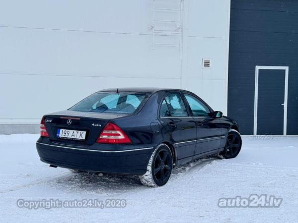 Black Mercedes-Benz C-Class 2005 in Tallinn, with an engine capacity of 2.60 L and mileage of 260 thousand km for 2399 €, photo 2 on AUTOMOTO.COM.LV
