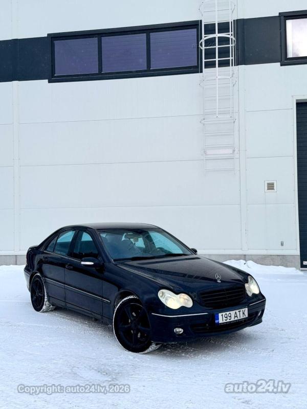 Black Mercedes-Benz C-Class 2005 in Tallinn, with an engine capacity of 2.60 L and mileage of 260 thousand km for 2399 €, photo 7 on AUTOMOTO.COM.LV