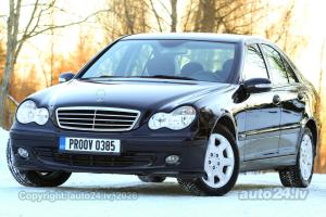 Black Mercedes-Benz C-Class 2005 in Viljandi, with an engine capacity of 2.10 L and mileage of 284 thousand km for 4690 €, photo  on AUTOMOTO.COM.LV