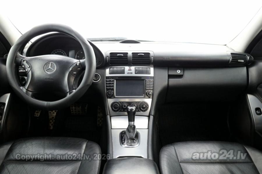 Melns Mercedes-Benz C-Class 2005 Tallina, ar dzinēja tilpumu 2.70 L un nobraukumu 418 tūkst. km par 1499 €, foto 5 vietnē AUTOMOTO.COM.LV