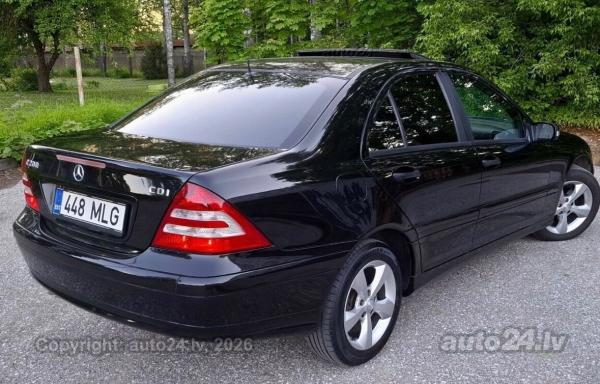 Black Mercedes-Benz C-Class 2005 in Tartu, with an engine capacity of 2.10 L and mileage of 346 thousand km for 3600 €, photo 4 on AUTOMOTO.COM.LV
