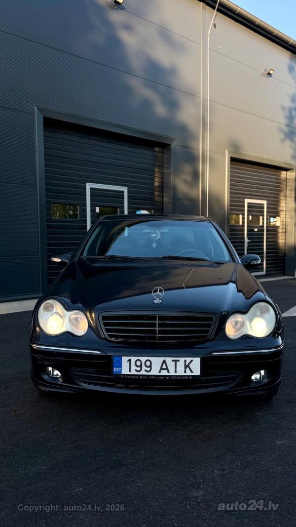Black Mercedes-Benz C-Class 2005 in Tallinn, with an engine capacity of 2.60 L and mileage of 0 thousand km for 3499 €, photo 5 on AUTOMOTO.COM.LV