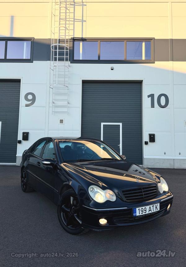 Black Mercedes-Benz C-Class 2005 in Tallinn, with an engine capacity of 2.60 L and mileage of 0 thousand km for 3499 €, photo 9 on AUTOMOTO.COM.LV
