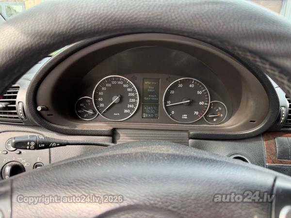 Black Mercedes-Benz C-Class 2005 in Tallinn, with an engine capacity of 1.80 L and mileage of 329 thousand km for 1300 €, photo 4 on AUTOMOTO.COM.LV