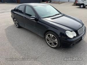 Черный Мерседес Ц-Класс 2005 в Таллин, объемом двигателя 1.80 л и пробегом 329 тыс. км за 1300 €, фото 16 на AUTOMOTO.COM.LV