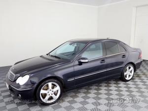 Черный Мерседес Ц-Класс 2005 в Таллин, объемом двигателя 3.00 л и пробегом 309 тыс. км за 2299 €, фото 3 на AUTOMOTO.COM.LV