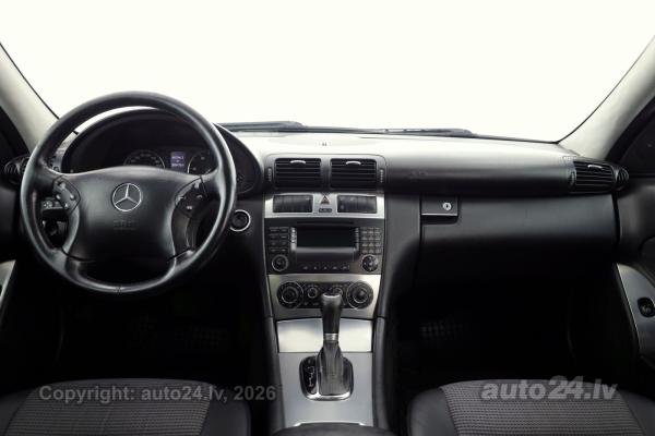 Black Mercedes-Benz C-Class 2005 in Tallinn, with an engine capacity of 3.00 L and mileage of 309 thousand km for 2299 €, photo 6 on AUTOMOTO.COM.LV