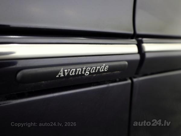 Black Mercedes-Benz C-Class 2005 in Tallinn, with an engine capacity of 3.00 L and mileage of 309 thousand km for 2299 €, photo 9 on AUTOMOTO.COM.LV