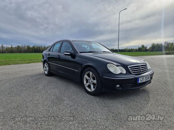 Melns Mercedes-Benz C-Class 2006 Valga, ar dzinēja tilpumu 1.80 L un nobraukumu 256 tūkst. km par 1999 €, foto 3 vietnē AUTOMOTO.COM.LV