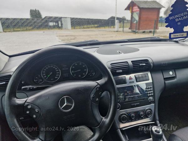 Melns Mercedes-Benz C-Class 2006 Valga, ar dzinēja tilpumu 1.80 L un nobraukumu 256 tūkst. km par 1999 €, foto 10 vietnē AUTOMOTO.COM.LV