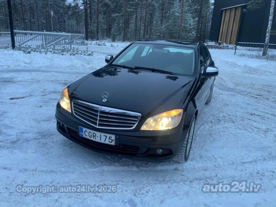 Melns Mercedes-Benz C-Class 2007 Tallina, ar dzinēja tilpumu 1.80 L un nobraukumu 207 tūkst. km par 4299 €, foto 11 vietnē AUTOMOTO.COM.LV