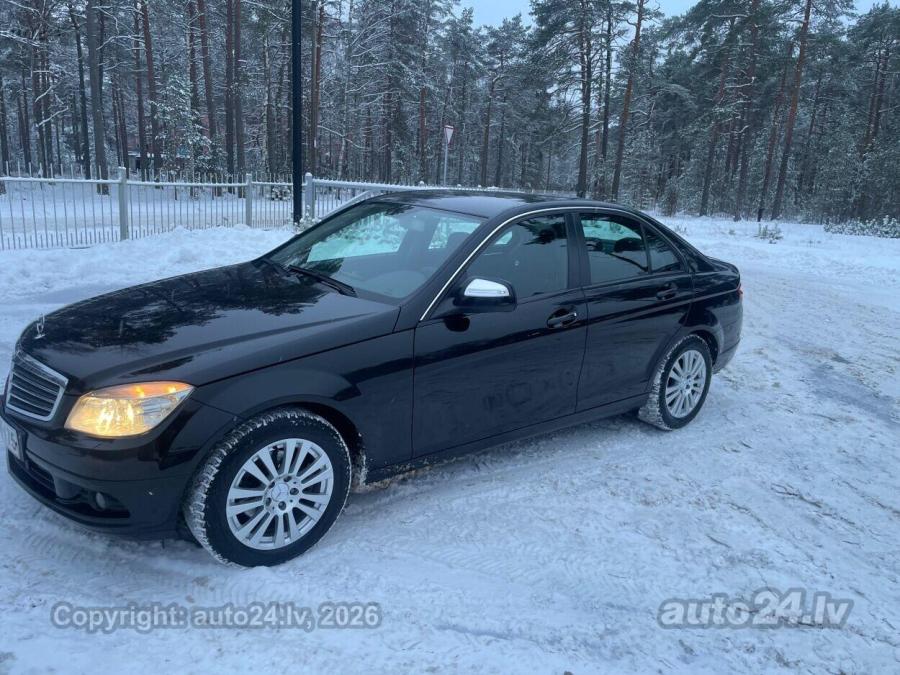 Melns Mercedes-Benz C-Class 2007 Tallina, ar dzinēja tilpumu 1.80 L un nobraukumu 207 tūkst. km par 4299 €, foto 12 vietnē AUTOMOTO.COM.LV