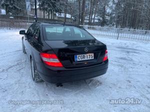 Melns Mercedes-Benz C-Class 2007 Tallina, ar dzinēja tilpumu 1.80 L un nobraukumu 207 tūkst. km par 4299 €, foto 13 vietnē AUTOMOTO.COM.LV