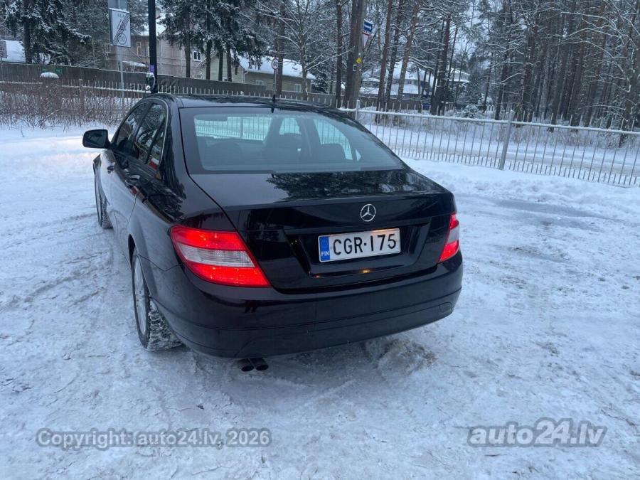Melns Mercedes-Benz C-Class 2007 Tallina, ar dzinēja tilpumu 1.80 L un nobraukumu 207 tūkst. km par 4299 €, foto 13 vietnē AUTOMOTO.COM.LV