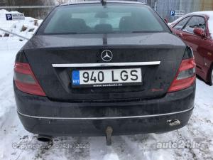 Melns Mercedes-Benz C-Class 2007 Tartu, ar dzinēja tilpumu 2.10 L un nobraukumu 0 tūkst. km par 2350 €, foto 4 vietnē AUTOMOTO.COM.LV