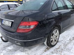Melns Mercedes-Benz C-Class 2007 Tartu, ar dzinēja tilpumu 2.10 L un nobraukumu 0 tūkst. km par 2350 €, foto 6 vietnē AUTOMOTO.COM.LV