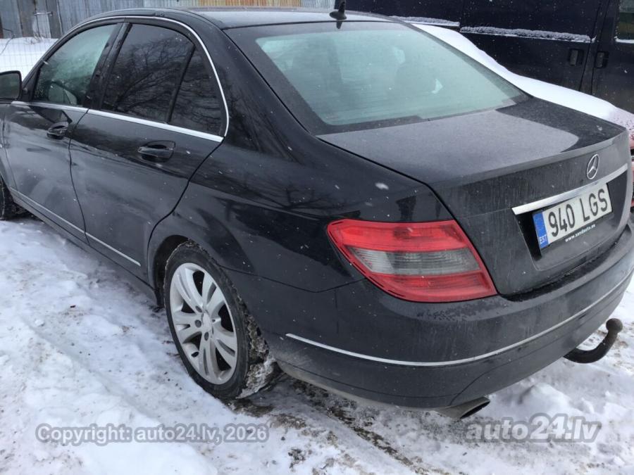Melns Mercedes-Benz C-Class 2007 Tartu, ar dzinēja tilpumu 2.10 L un nobraukumu 0 tūkst. km par 2350 €, foto 7 vietnē AUTOMOTO.COM.LV