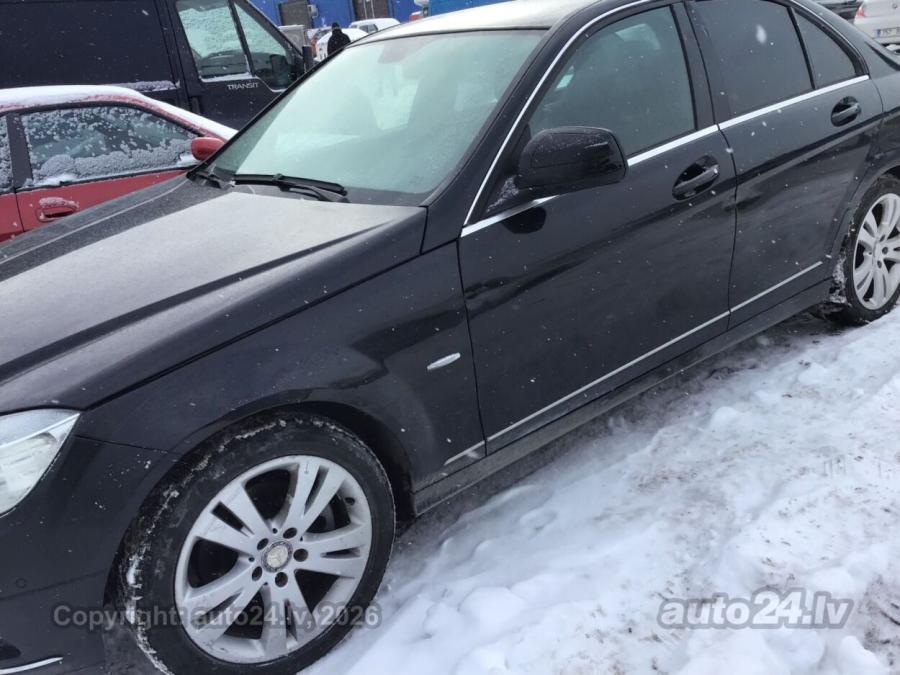 Melns Mercedes-Benz C-Class 2007 Tartu, ar dzinēja tilpumu 2.10 L un nobraukumu 0 tūkst. km par 2350 €, foto 9 vietnē AUTOMOTO.COM.LV