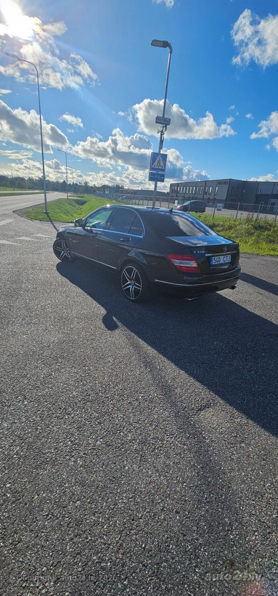 Melns Mercedes-Benz C-Class 2007 Pērnava, ar dzinēja tilpumu 3.00 L un nobraukumu 317 tūkst. km par 6699 €, foto 3 vietnē AUTOMOTO.COM.LV