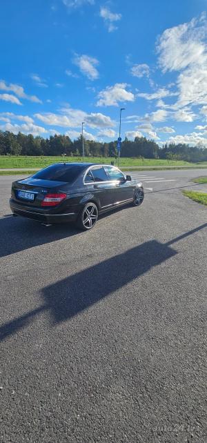 Melns Mercedes-Benz C-Class 2007 Pērnava, ar dzinēja tilpumu 3.00 L un nobraukumu 317 tūkst. km par 6699 €, foto 4 vietnē AUTOMOTO.COM.LV