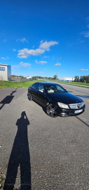 Melns Mercedes-Benz C-Class 2007 Pērnava, ar dzinēja tilpumu 3.00 L un nobraukumu 317 tūkst. km par 6699 €, foto 6 vietnē AUTOMOTO.COM.LV