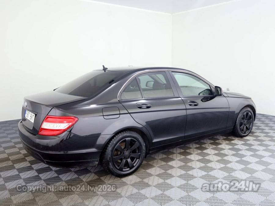 Melns Mercedes-Benz C-Class 2007 Tallina, ar dzinēja tilpumu 2.10 L un nobraukumu 466 tūkst. km par 2699 €, foto 3 vietnē AUTOMOTO.COM.LV